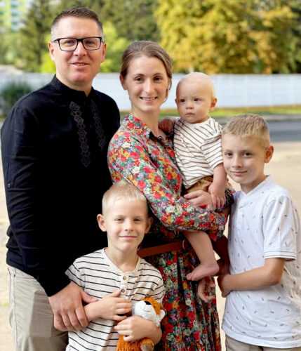 Kyiv family describes life during war | News, Sports, Jobs - The Review